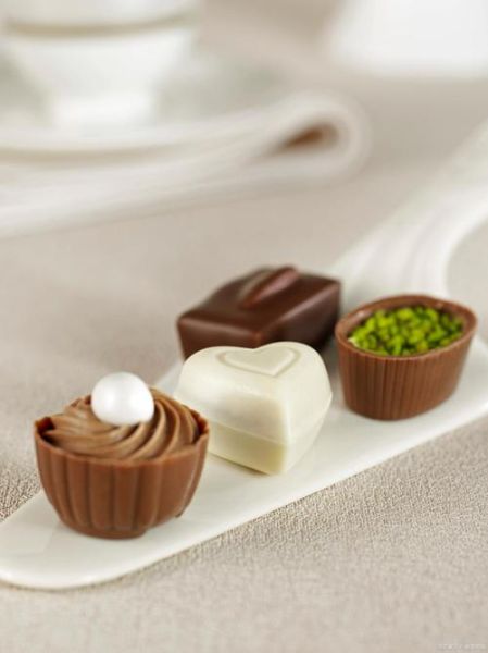 白巧克力怎么做_白巧克力和黑巧克力区别-第3张图片-山城妙识 白巧克力怎么做_白巧克力和黑巧克力区别-第3张图片-山城妙识