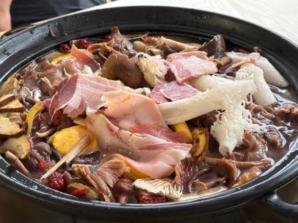 菌汤火锅底料哪个牌子最正宗_如何辨别野生菌汤底-第3张图片-山城妙识 菌汤火锅底料哪个牌子最正宗_如何辨别野生菌汤底-第3张图片-山城妙识