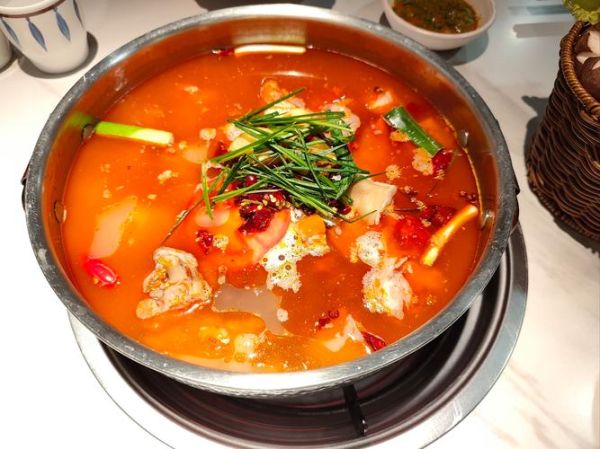 酸菜猪脚火锅怎么做_酸菜猪脚火锅好吃吗-第1张图片-山城妙识