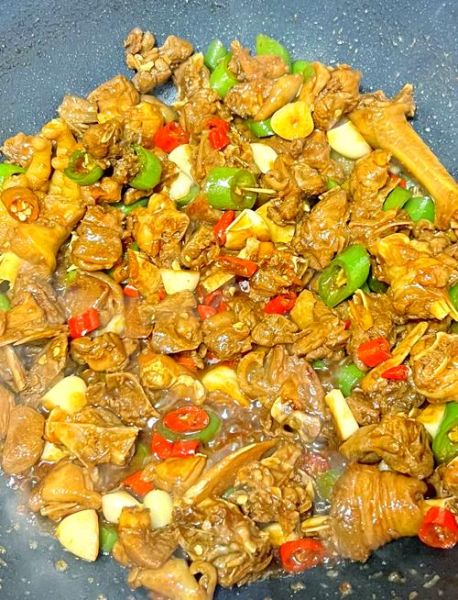 辣椒炒鸡肉怎么做_辣椒炒鸡肉简单做法-第1张图片-山城妙识 辣椒炒鸡肉怎么做_辣椒炒鸡肉简单做法-第1张图片-山城妙识