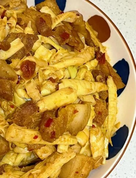 五花肉炒鲜笋怎么做_五花肉炒鲜笋要不要焯水-第2张图片-山城妙识 五花肉炒鲜笋怎么做_五花肉炒鲜笋要不要焯水-第2张图片-山城妙识