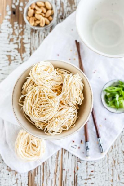 荞麦面条怎么和面_荞麦面条和面比例-第2张图片-山城妙识 荞麦面条怎么和面_荞麦面条和面比例-第2张图片-山城妙识