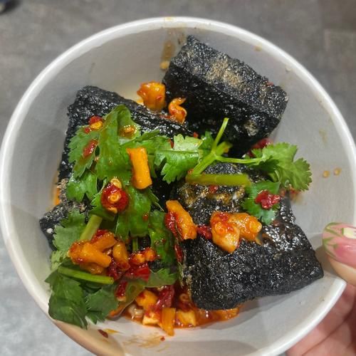 哪里能吃到正宗长沙臭豆腐_长沙臭豆腐为什么这么臭-第1张图片-山城妙识