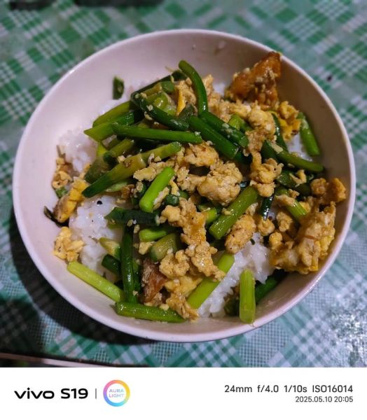 蒜苔炒米饭怎么做_蒜苔炒米饭的家常做法-第1张图片-山城妙识