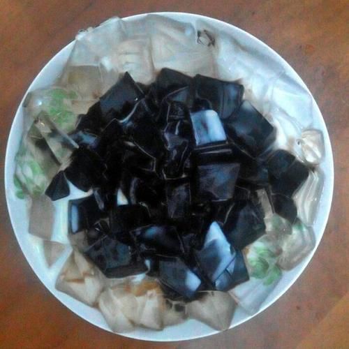 黑凉粉和白凉粉有什么区别_哪个更适合夏天-第3张图片-山城妙识 黑凉粉和白凉粉有什么区别_哪个更适合夏天-第3张图片-山城妙识