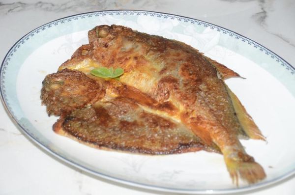 香煎黄花鱼怎么不粘锅_香煎黄花鱼用什么油-第3张图片-山城妙识