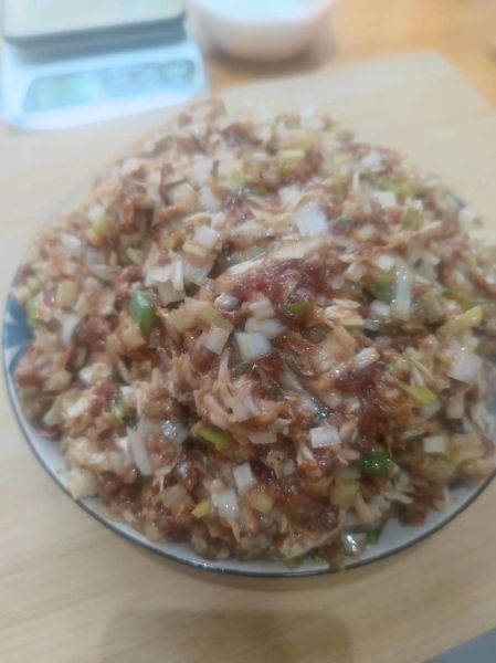 羊肉大葱饺子馅怎么调好吃_羊肉饺子去膻增香技巧-第1张图片-山城妙识 羊肉大葱饺子馅怎么调好吃_羊肉饺子去膻增香技巧-第1张图片-山城妙识