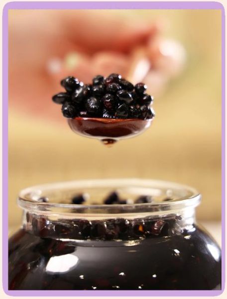 黑豆泡醋的正确吃法_黑豆泡醋的功效与禁忌-第2张图片-山城妙识
