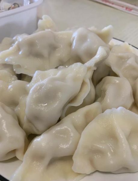 猪肉大葱饺子馅怎么调好吃窍门_饺子馅不腥不柴的秘诀-第1张图片-山城妙识 猪肉大葱饺子馅怎么调好吃窍门_饺子馅不腥不柴的秘诀-第1张图片-山城妙识