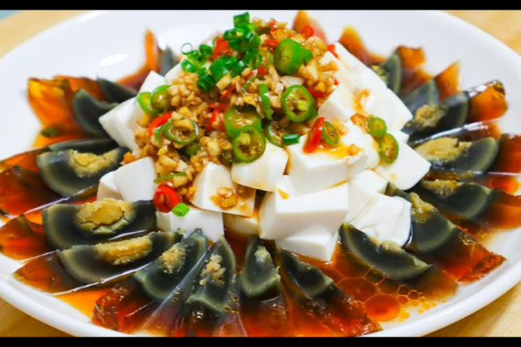 豆腐拌松花蛋怎么做_松花蛋拌豆腐要不要焯水-第1张图片-山城妙识 豆腐拌松花蛋怎么做_松花蛋拌豆腐要不要焯水-第1张图片-山城妙识