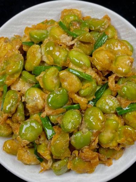 蚕豆和什么菜一起炒好吃_蚕豆炒什么菜最营养-第3张图片-山城妙识