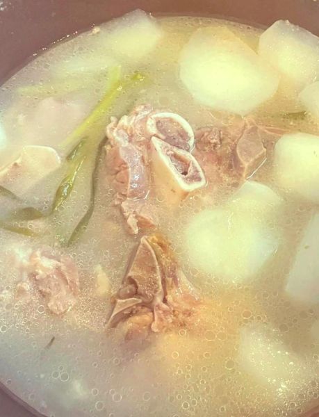 筒子骨炖汤怎么做_筒子骨炖汤需要焯水吗-第2张图片-山城妙识