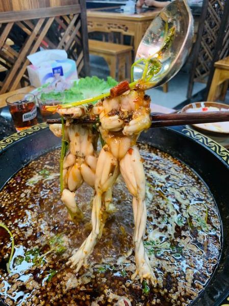麻辣牛蛙火锅怎么做_哪里能吃到正宗-第3张图片-山城妙识 麻辣牛蛙火锅怎么做_哪里能吃到正宗-第3张图片-山城妙识