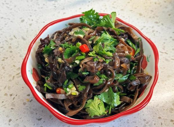 凉拌木耳怎么做才好吃_凉拌木耳要不要焯水-第3张图片-山城妙识 凉拌木耳怎么做才好吃_凉拌木耳要不要焯水-第3张图片-山城妙识