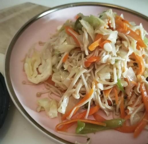 莲花白炒肉怎么做_莲花白炒肉先炒肉还是先炒菜-第2张图片-山城妙识 莲花白炒肉怎么做_莲花白炒肉先炒肉还是先炒菜-第2张图片-山城妙识