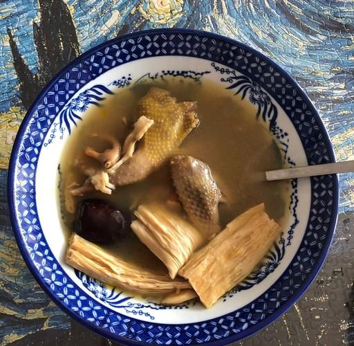 煲汤用冷水还是热水_冷水下锅好还是热水下锅好-第2张图片-山城妙识