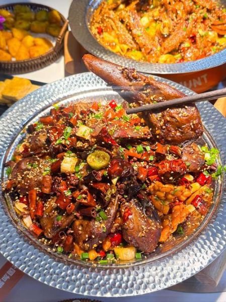 干锅鸭怎么做才好吃_干锅鸭的家常做法步骤-第1张图片-山城妙识