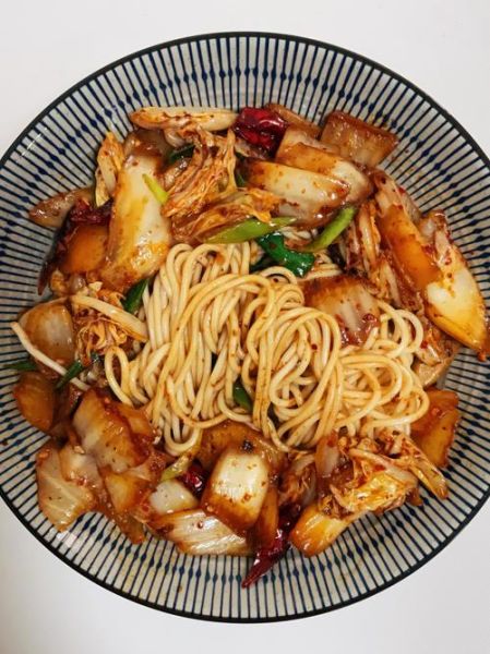 酸辣白菜拌面怎么做_酸辣白菜拌面热量高吗-第1张图片-山城妙识 酸辣白菜拌面怎么做_酸辣白菜拌面热量高吗-第1张图片-山城妙识