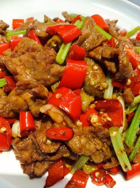 小炒牛肉怎么做才嫩_小炒牛肉用什么部位最好-第3张图片-山城妙识 小炒牛肉怎么做才嫩_小炒牛肉用什么部位最好-第3张图片-山城妙识