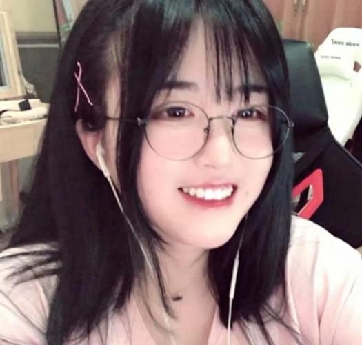 菠萝赛东妹妹是谁_菠萝赛东妹妹真实身份揭秘-第3张图片-山城妙识