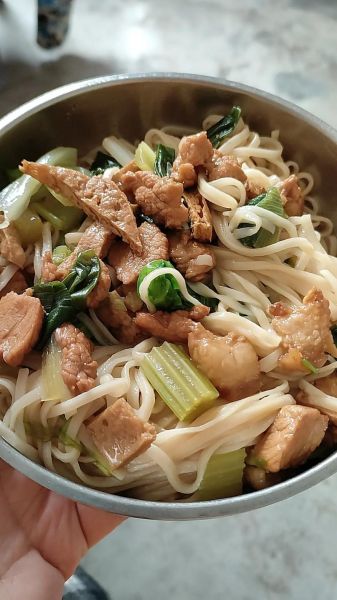 捞面条怎么做好吃_家常捞面条的做法大全-第2张图片-山城妙识