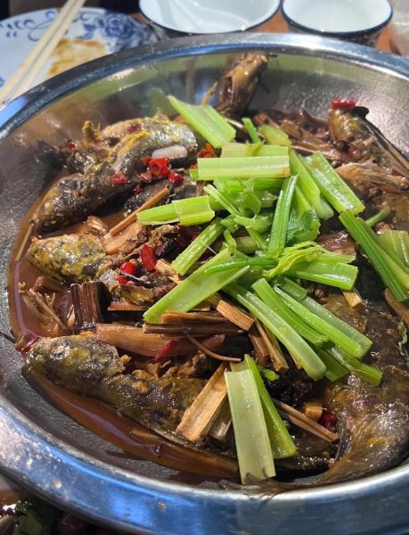 黄焖鱼怎么做才好吃_黄焖鱼的家常做法-第2张图片-山城妙识 黄焖鱼怎么做才好吃_黄焖鱼的家常做法-第2张图片-山城妙识