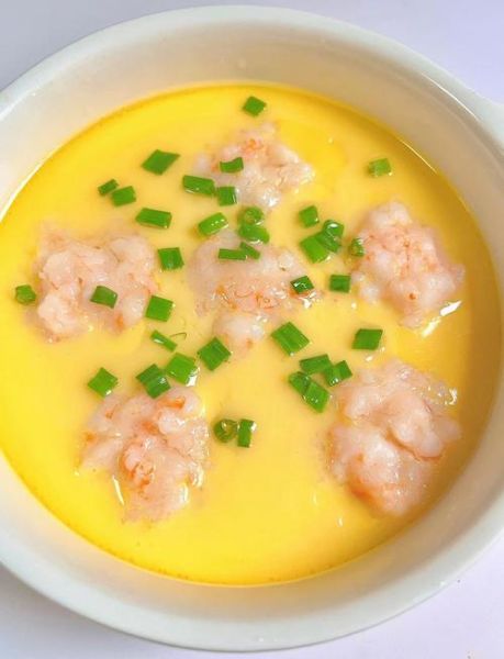 虾剁碎蒸鸡蛋羹的做法_蒸多久才嫩滑-第1张图片-山城妙识