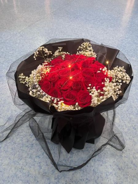 玫瑰花图片真实照片花束_如何挑选不踩雷-第1张图片-山城妙识