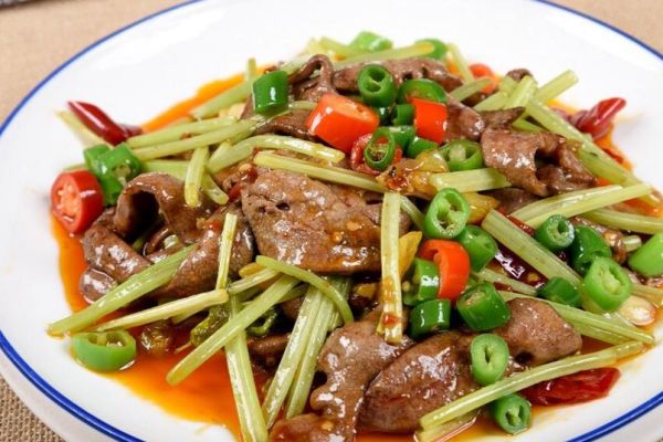 芹菜炒猪肝怎么做_芹菜炒猪肝焯水还是不焯水-第2张图片-山城妙识 芹菜炒猪肝怎么做_芹菜炒猪肝焯水还是不焯水-第2张图片-山城妙识