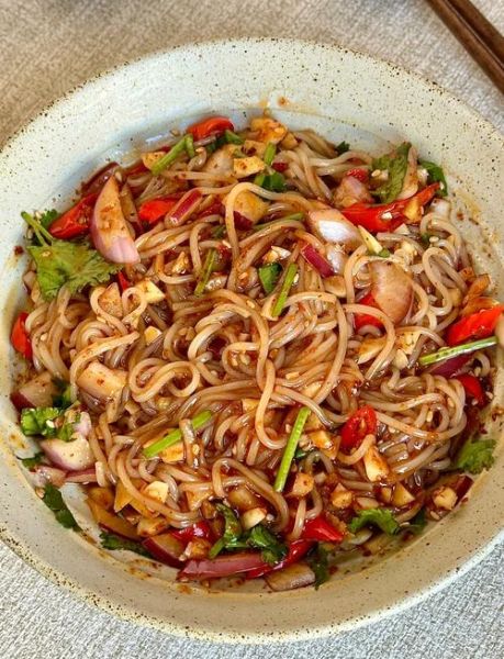 凉拌冷面怎么做_家常冷面酱汁怎么调-第1张图片-山城妙识 凉拌冷面怎么做_家常冷面酱汁怎么调-第1张图片-山城妙识