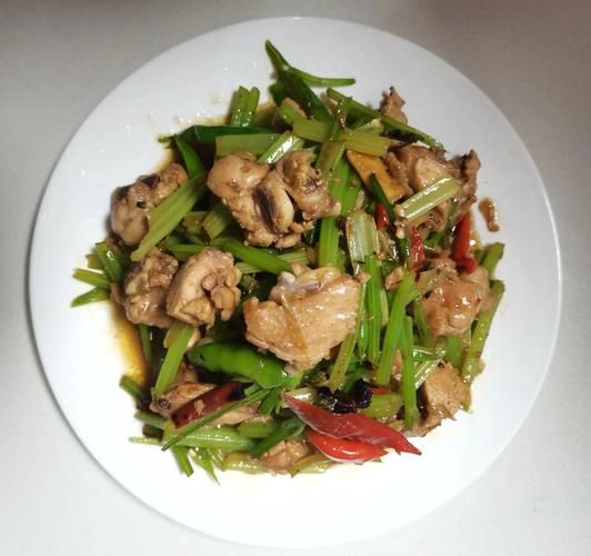 芹菜炒鸡杂怎么做_芹菜炒鸡杂去腥技巧-第2张图片-山城妙识 芹菜炒鸡杂怎么做_芹菜炒鸡杂去腥技巧-第2张图片-山城妙识