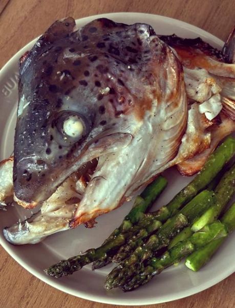 三文鱼头尾怎么吃_三文鱼头尾做法大全-第1张图片-山城妙识