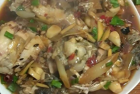 红烧草鱼整条怎么做_红烧草鱼整条要煎多久-第1张图片-山城妙识