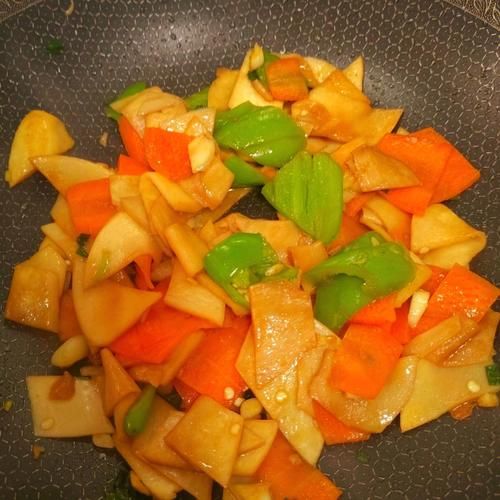 蚝油素炒杏鲍菇怎么做_杏鲍菇炒多久才入味-第3张图片-山城妙识 蚝油素炒杏鲍菇怎么做_杏鲍菇炒多久才入味-第3张图片-山城妙识