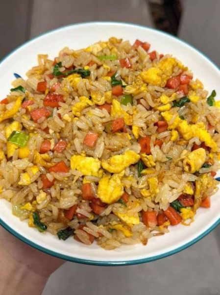 炒饭图片大全真实图片_怎么炒出颗粒分明-第1张图片-山城妙识