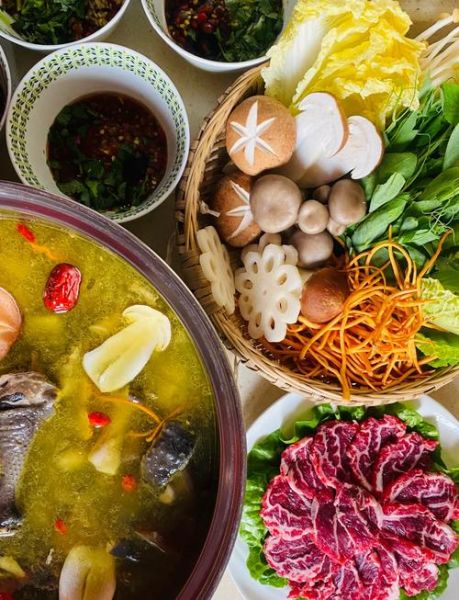 鸡汤火锅放什么配菜好吃_鸡汤火锅配菜推荐-第1张图片-山城妙识