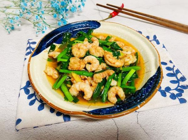 韭菜炒虾仁的功效与作用_韭菜炒虾仁适合什么人吃-第3张图片-山城妙识