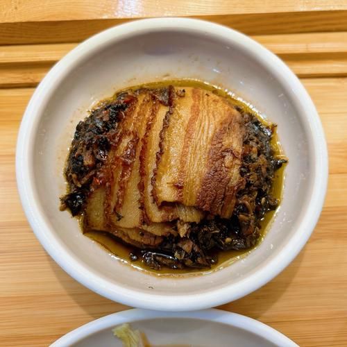 梅菜扣肉用什么梅菜_梅菜扣肉要放哪些调料-第1张图片-山城妙识 梅菜扣肉用什么梅菜_梅菜扣肉要放哪些调料-第1张图片-山城妙识