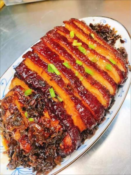 梅菜扣肉用什么梅菜_梅菜扣肉要放哪些调料-第3张图片-山城妙识 梅菜扣肉用什么梅菜_梅菜扣肉要放哪些调料-第3张图片-山城妙识