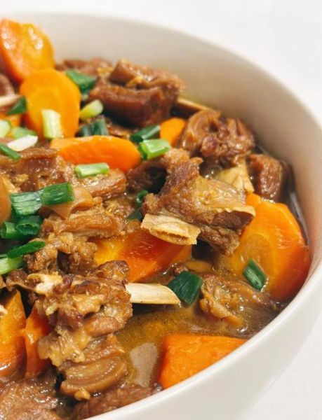 羊肉炖胡萝卜怎么做好吃_羊肉炖胡萝卜的做法详细步骤-第1张图片-山城妙识