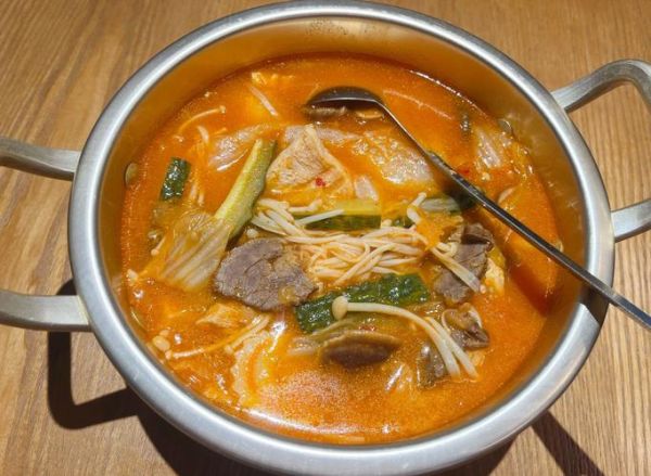 韩国泡菜汤可以加什么配菜_泡菜汤配菜推荐-第3张图片-山城妙识 韩国泡菜汤可以加什么配菜_泡菜汤配菜推荐-第3张图片-山城妙识