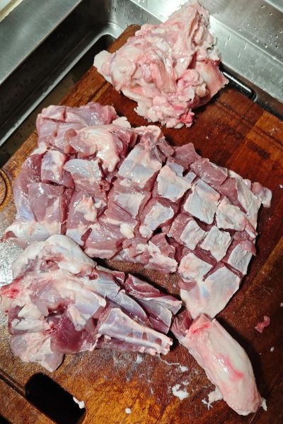 羊腿怎么做好吃又简单_羊腿最香做法视频-第1张图片-山城妙识