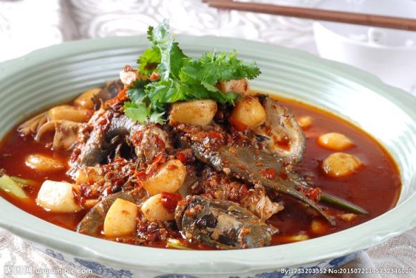 鲢鱼吃什么食物为主_鲢鱼最爱吃什么-第2张图片-山城妙识 鲢鱼吃什么食物为主_鲢鱼最爱吃什么-第2张图片-山城妙识