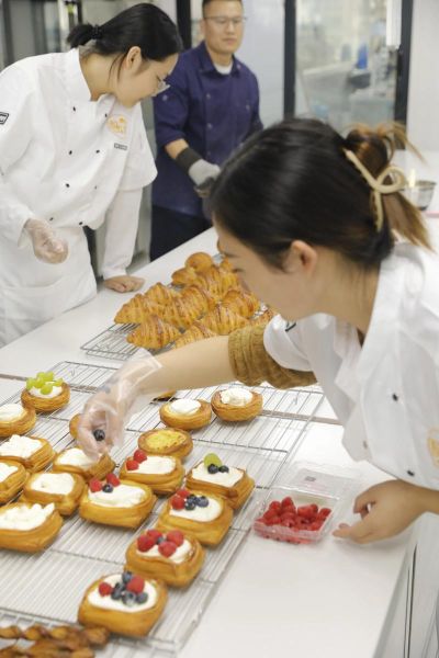 蛋糕培训学校哪家好_学蛋糕需要多久-第1张图片-山城妙识