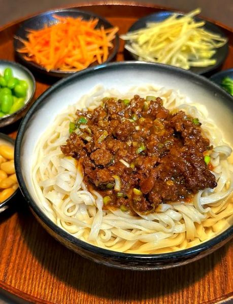 牛肉炸酱怎么做_牛肉炸酱面酱比例是多少-第1张图片-山城妙识 牛肉炸酱怎么做_牛肉炸酱面酱比例是多少-第1张图片-山城妙识