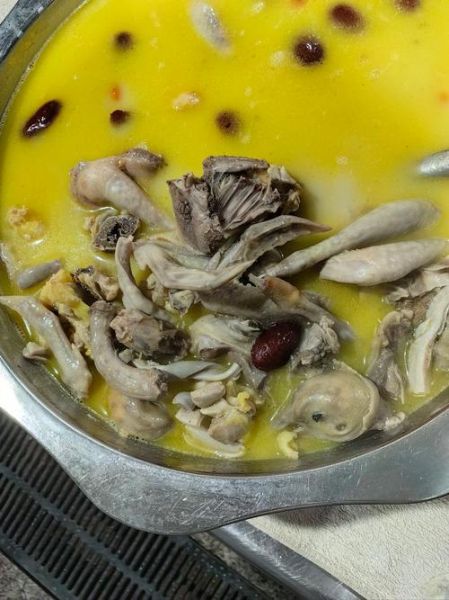 正宗猪肚鸡火锅怎么做_猪肚鸡火锅用什么汤底-第2张图片-山城妙识 正宗猪肚鸡火锅怎么做_猪肚鸡火锅用什么汤底-第2张图片-山城妙识