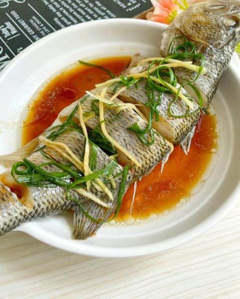 清蒸鱼怎么蒸才鲜嫩_清蒸鱼做法步骤详解-第1张图片-山城妙识
