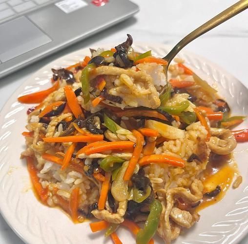 鱼香肉丝饭热量高吗_鱼香肉丝饭怎么做-第2张图片-山城妙识