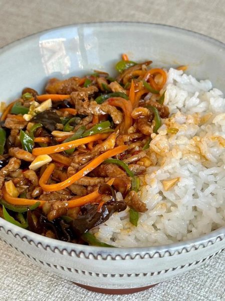 鱼香肉丝饭热量高吗_鱼香肉丝饭怎么做-第3张图片-山城妙识