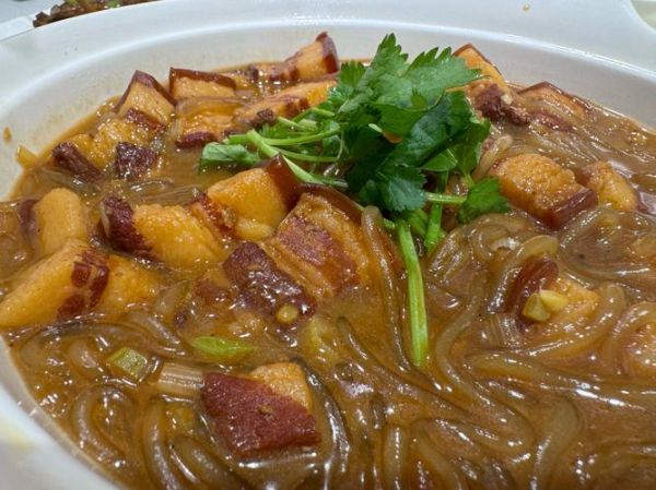 猪肉炖粉条用哪种粉条_正宗东北做法选什么粉条-第1张图片-山城妙识 猪肉炖粉条用哪种粉条_正宗东北做法选什么粉条-第1张图片-山城妙识